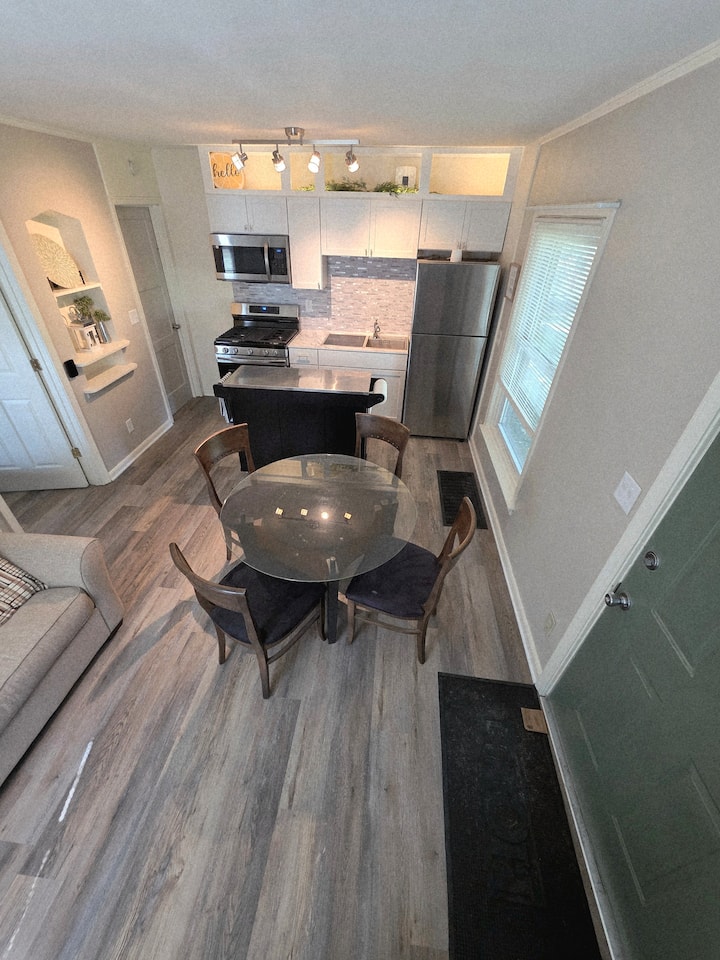 The Blue Ribbon Duplex - Prairie Meadows Casino, Racetrack, & Hotel