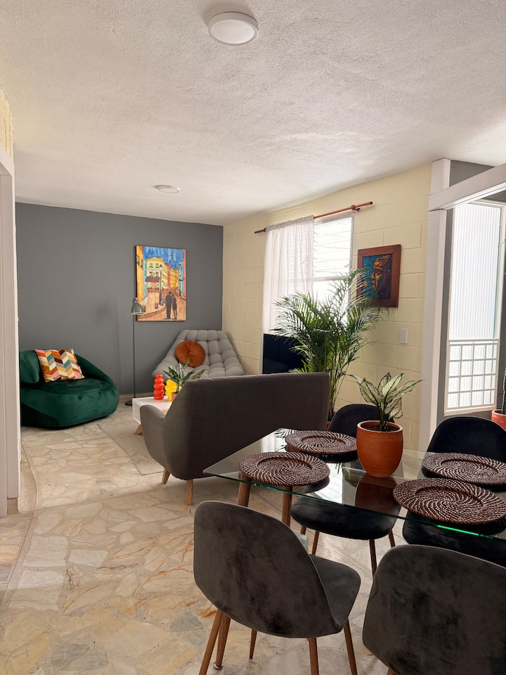 Confortable Apartamento En Laureles - Medellín