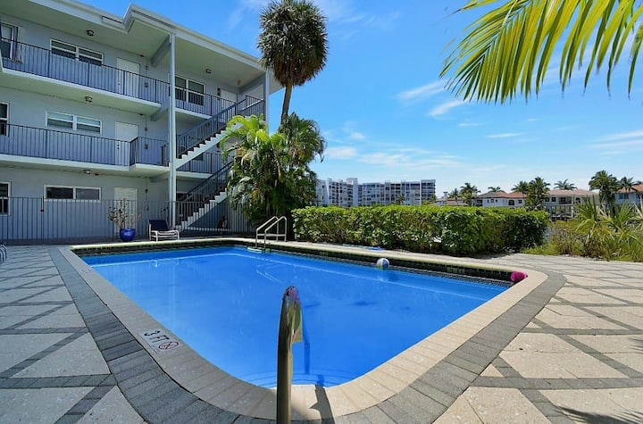 Beach Retreat | Beach Across The Street - Hollywood, FL