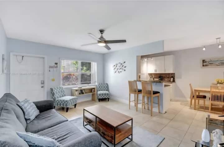 Beach Retreat | Cross The Street To The Beach - Hollywood, FL