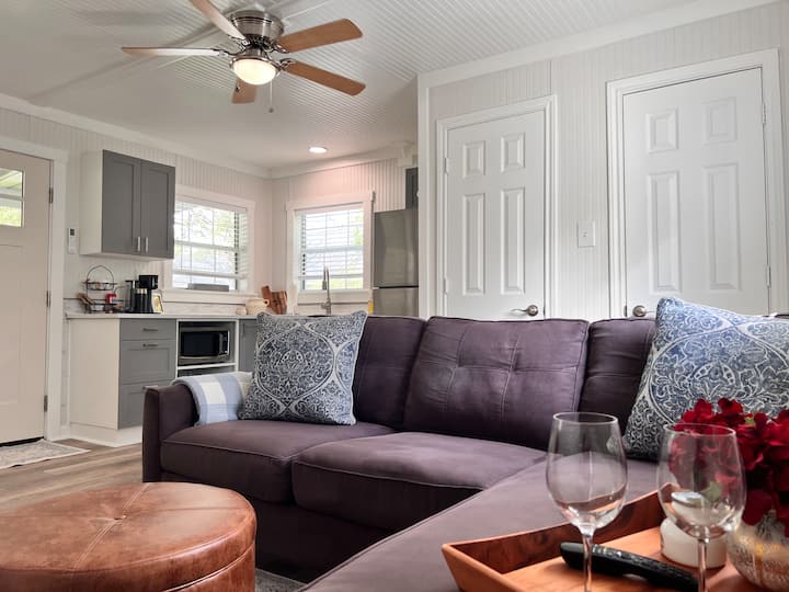 Reveille's Retreat - College Station, TX