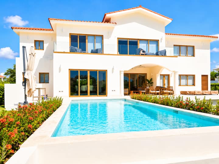 Sleeps Up To 22 | Estate Pool 6bd Villa Corner Lot - Sosúa