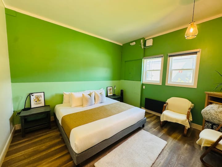 Renovated Retreat, Walk To Trails And Dog Friendly - Fernie