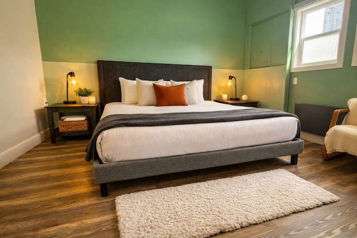 Dog-friendly Suite Near Shops, Dining & Trails - Fernie