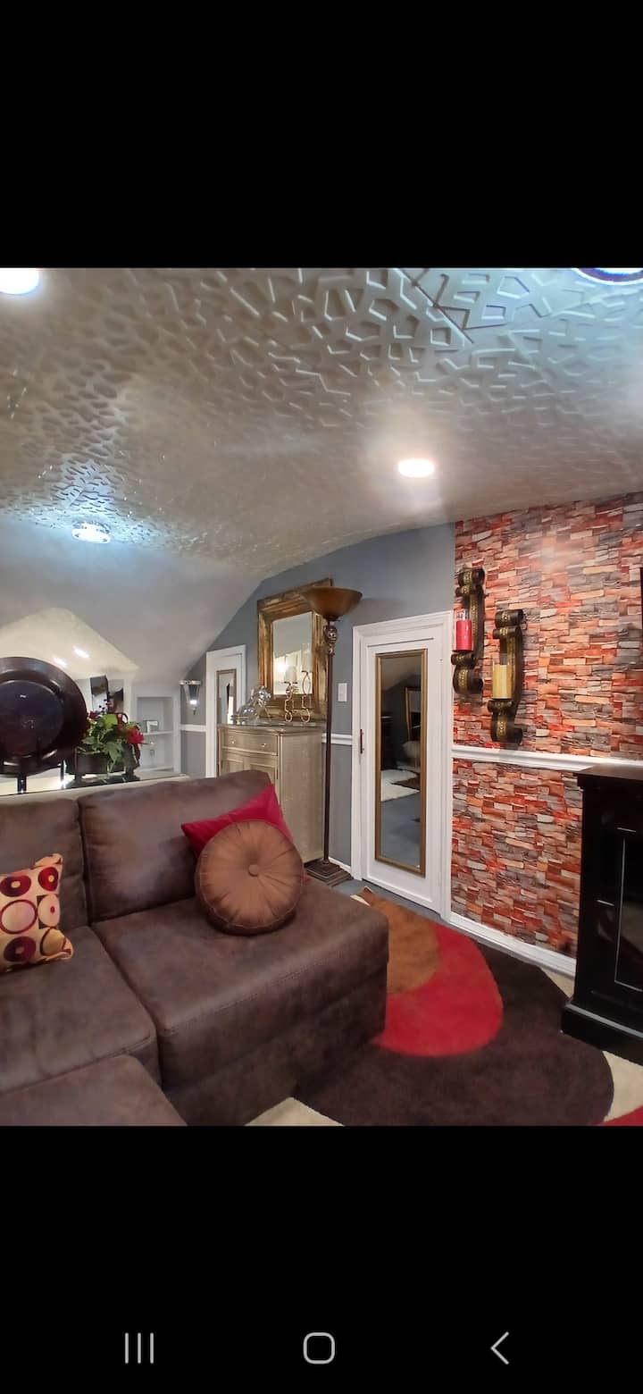 Beautiful Downtown Apartment - Raleigh, NC