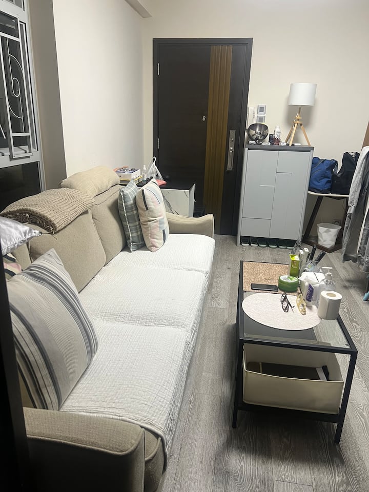 Spacious 2br Mid-levels | Family-friendly, Central - Wan Chai
