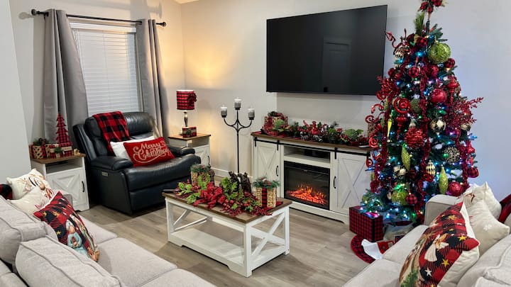 Modern Family-friendly Getaway: Tiger Track Homes - Lubbock, TX