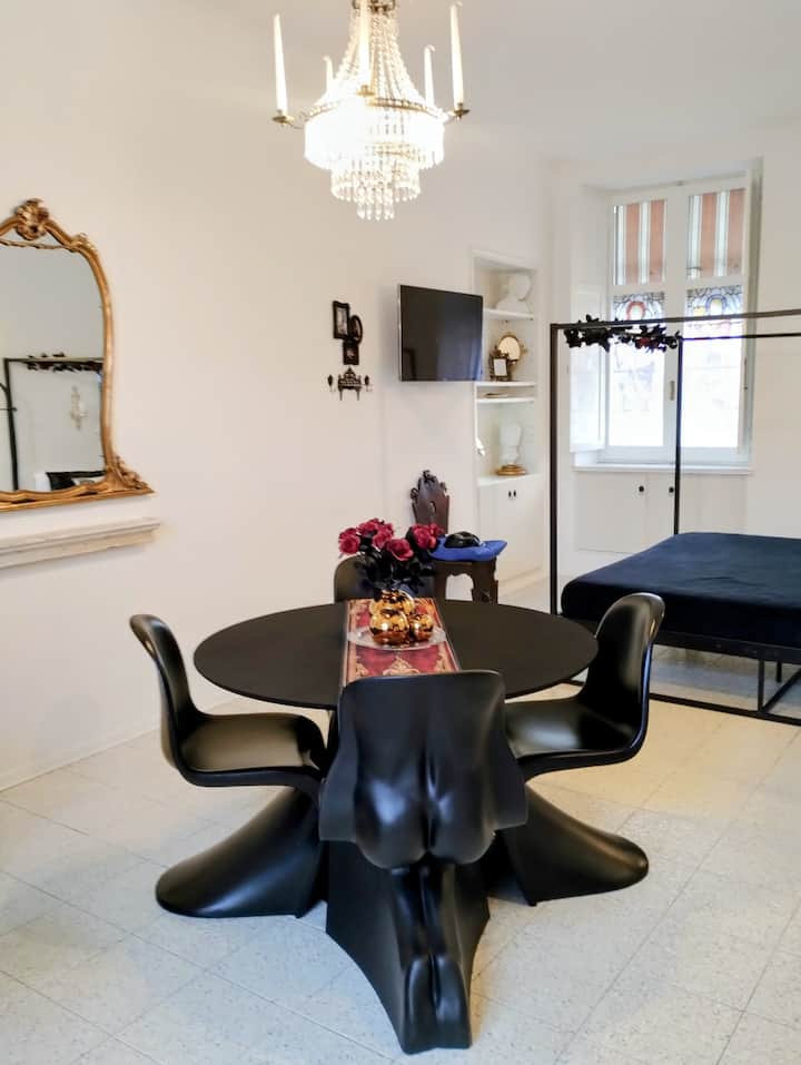 Good&evil
Rifugio Nel Cuore Dell'esoterica Città - Turín