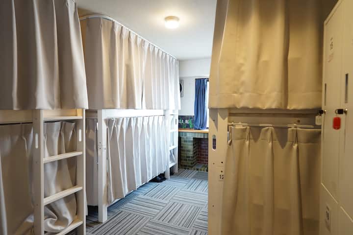 【男女共用ドミトリールーム二段ベッド6人部屋】観光地アクセス良好 - Hiroshima