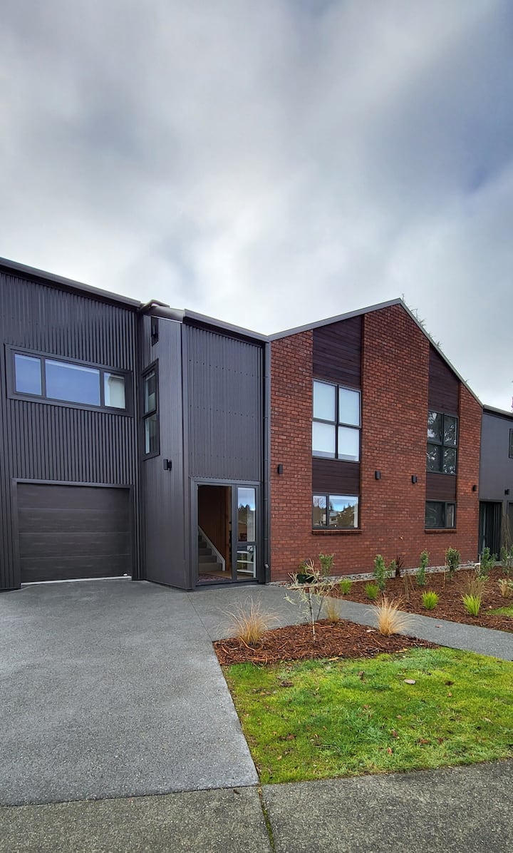 Te Anau Gardens Apartment 2 - Te Anau