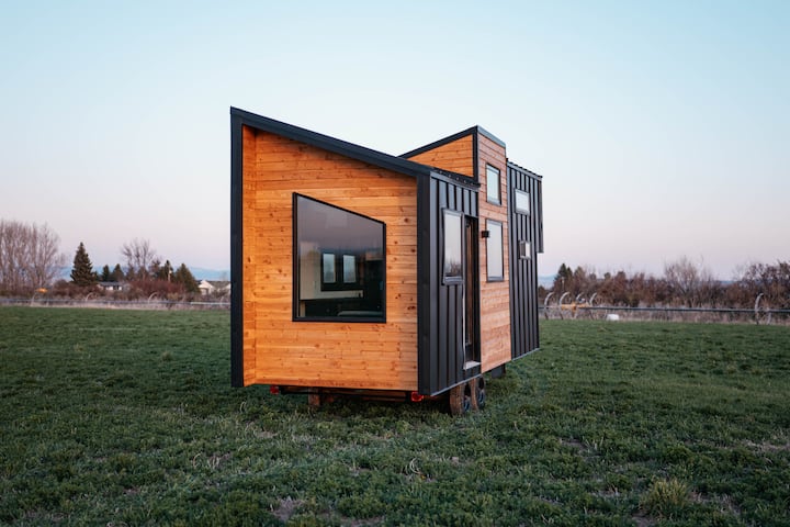 Modern Tiny Home • Wakeside Lake - Rexburg, ID