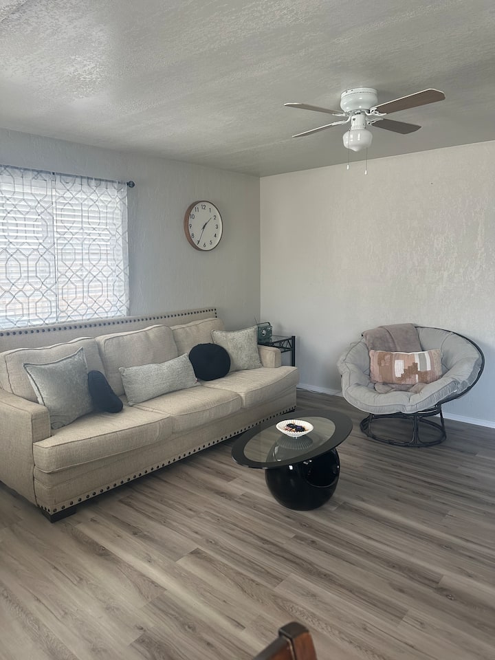 Cozy 2-bedroom Town House - Winnemucca, NV