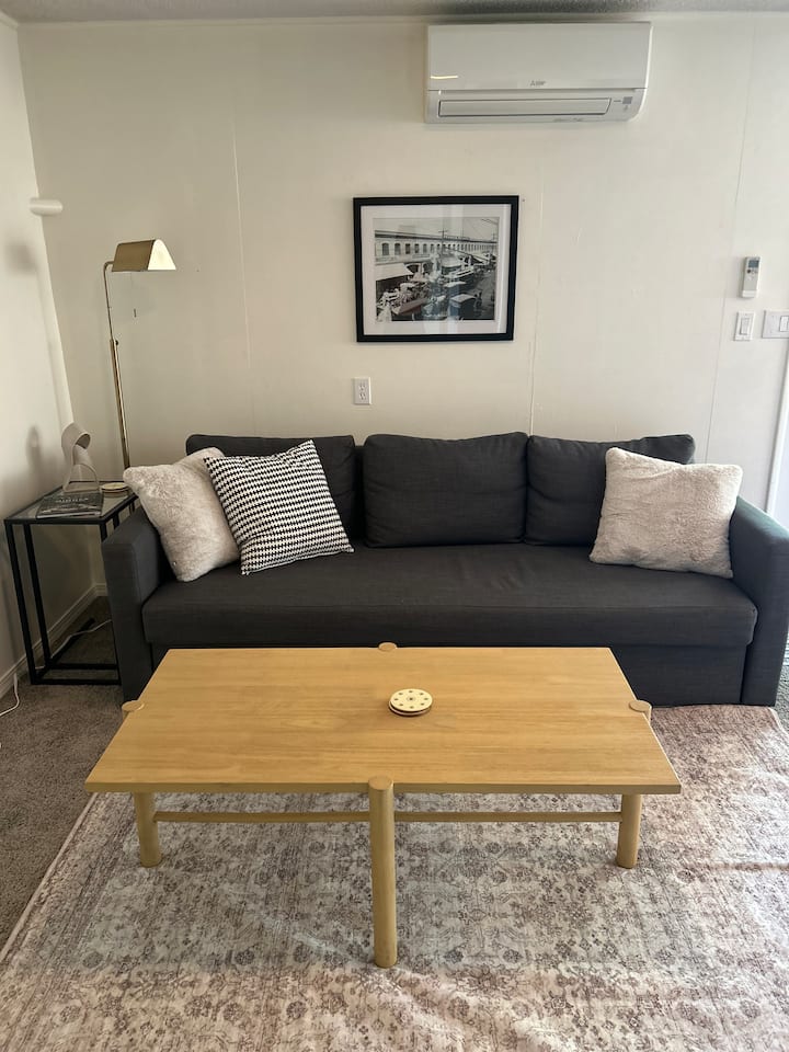 Cozy West Slope Apartment - Tacoma, WA