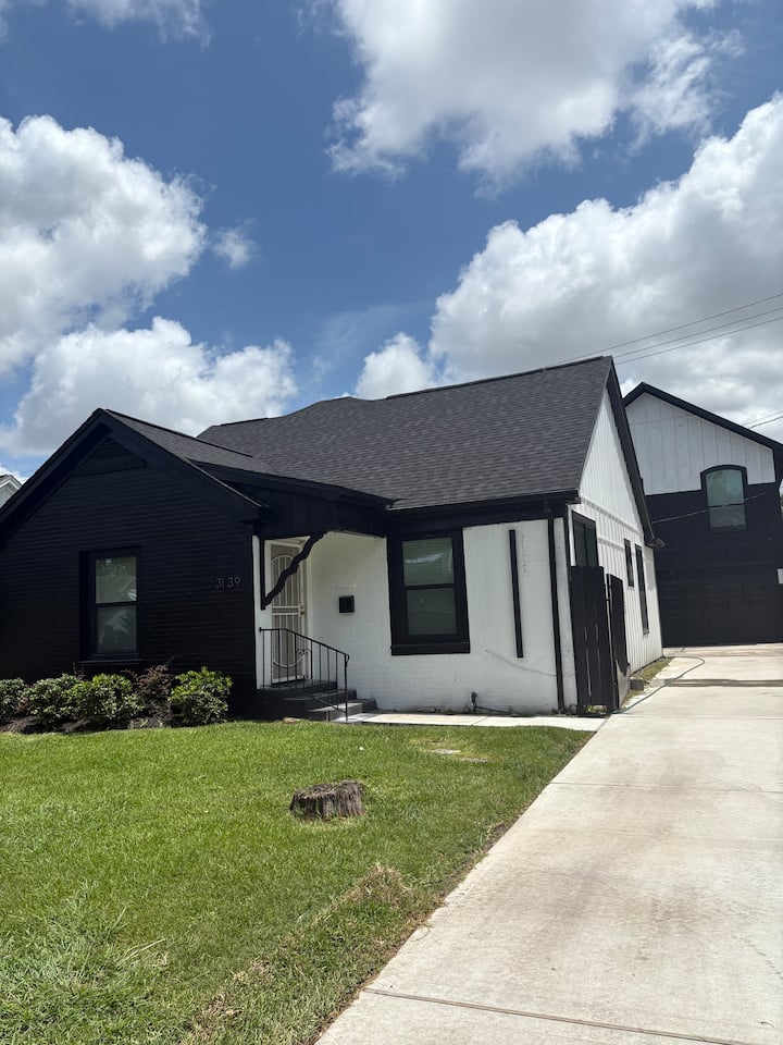Home And Studio Apartment - Houston, TX
