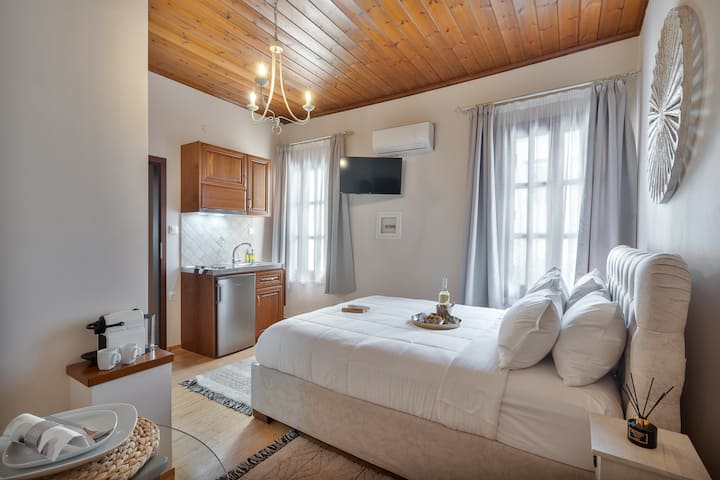 Pleiades - Atlas (Old Town Chania) - Chania