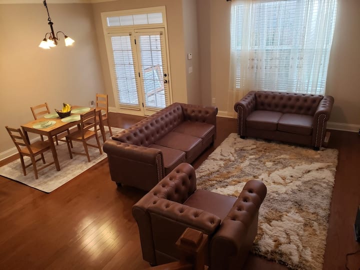 The Sunrise Room, Relax In Comfort. - Augusta, GA