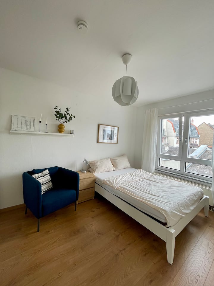Modernes Zimmer In Bester Lage (Nordend/bornheim) - フランクフルト