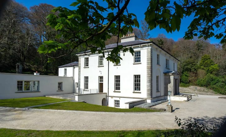 Marble Hill Fuchsia Room - Downings