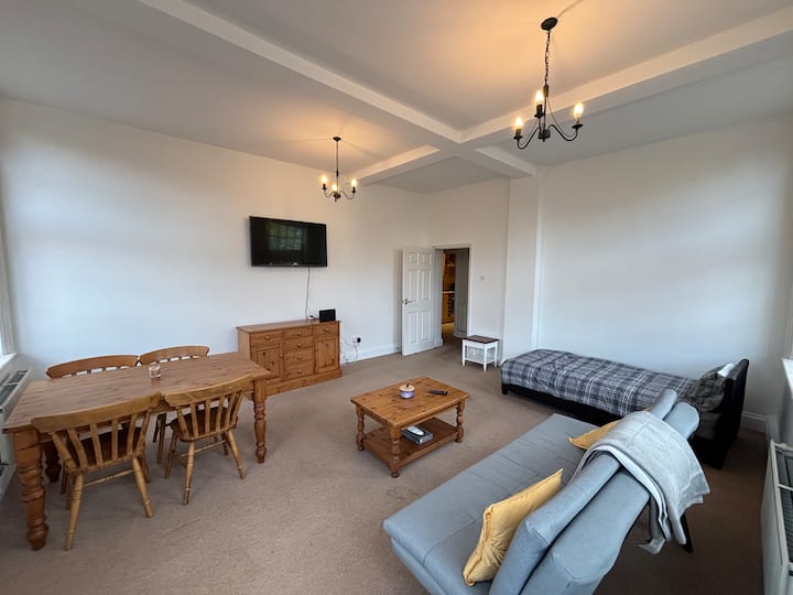 Spacious 2 Bedroom Flat-sleeps Up To 5 - 韋靈伯勒