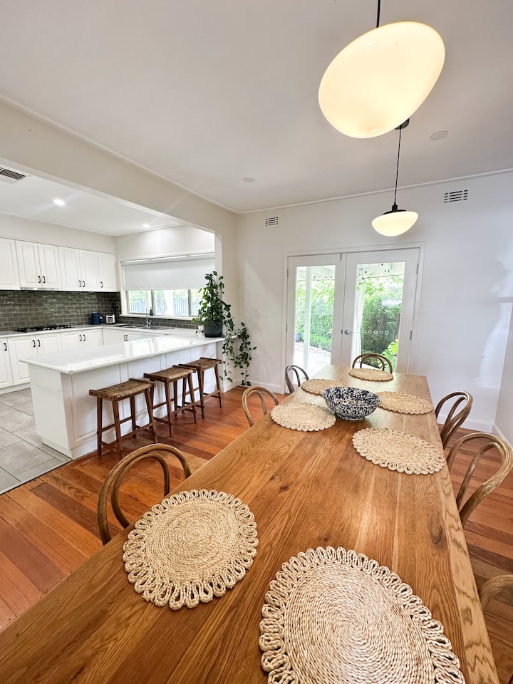 Chateau Du Rosemont- Sleeps 6- Mildura Cbd - Mildura