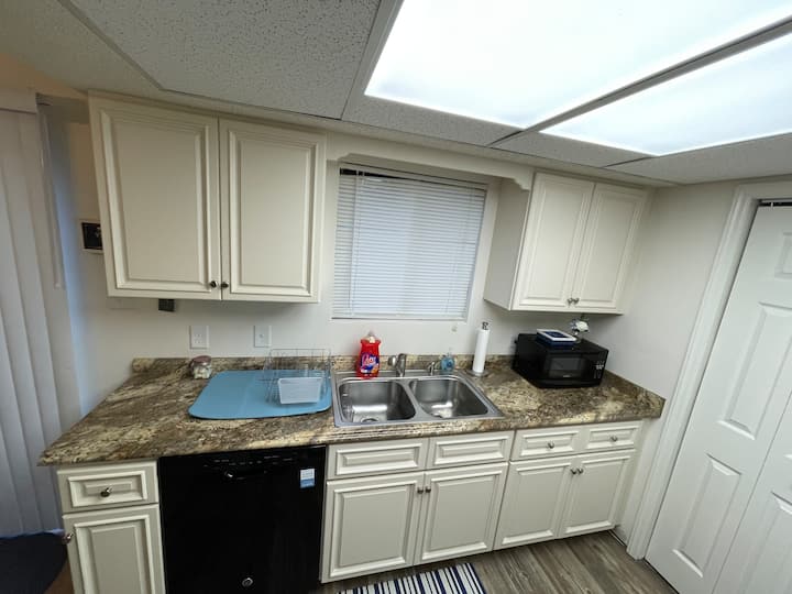 The Blue Townhouse - Goldsboro
