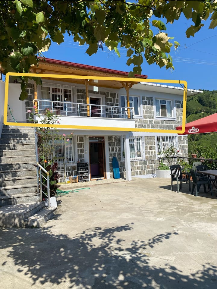 Taş Ev Köyde Manzaralı Huzur Dolu - Ризе