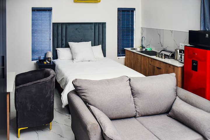 Goodman’s Palace: Unit 2, 42 Gum Tree Crescent - Umhlanga