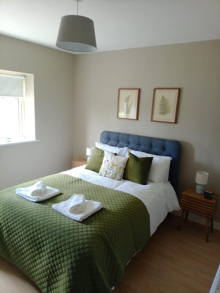 Number 3 Slane Stay - Navan