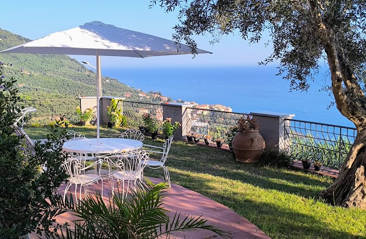 Attic Apartment With 2 Bedrooms, Sea View Balcony - Lerici