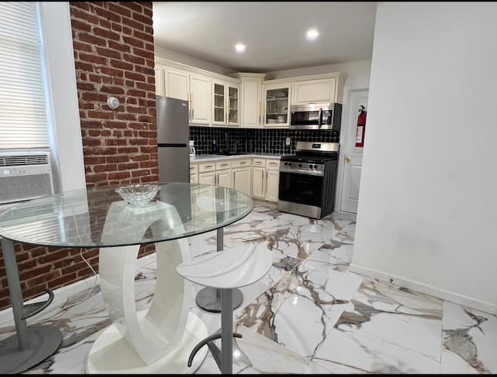 Beautiful And Comfortable Apt - West New York, NJ