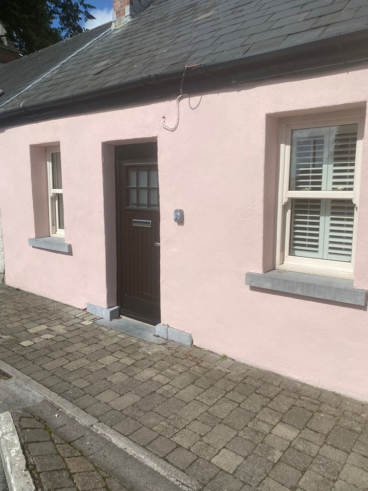 The Little Pink Cottage - Cashel