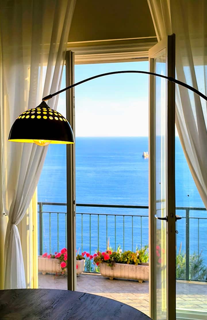 2-bedroom Apartment With Sea View Balcony - Lerici
