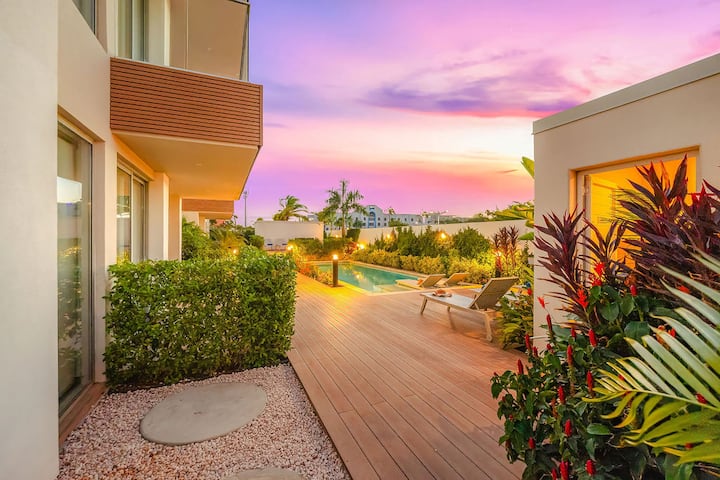 New 2br Condo | Pool, Gym, & Steps From Palm Beach - Aruba