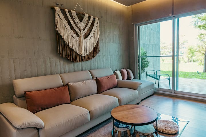 今晚住你家。壹館 #私宅招待所 #包棟4層樓 #連棟透天宅 #度假屋｜一次接待一組旅客 - Taipei