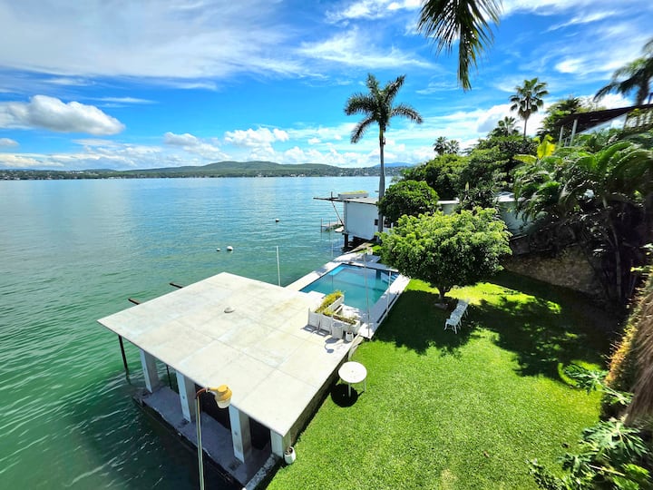 With Lake Access And A Private Cook Included - Mexico