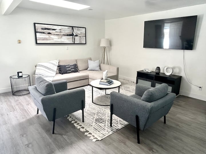 Small Home In The Heart Of Oc - Garden Grove, CA