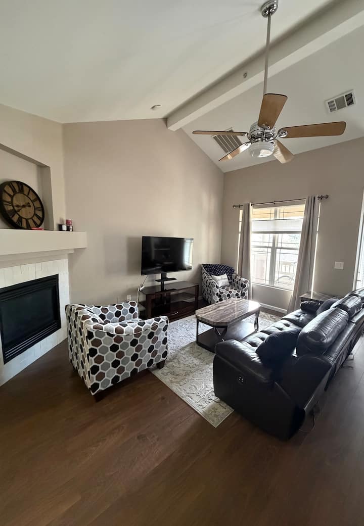 Furnished 2br Near Mountains - Littleton, CO