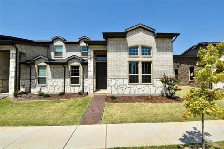 Cozy Denton Stay,1br,near
Unt/tw - Denton, TX