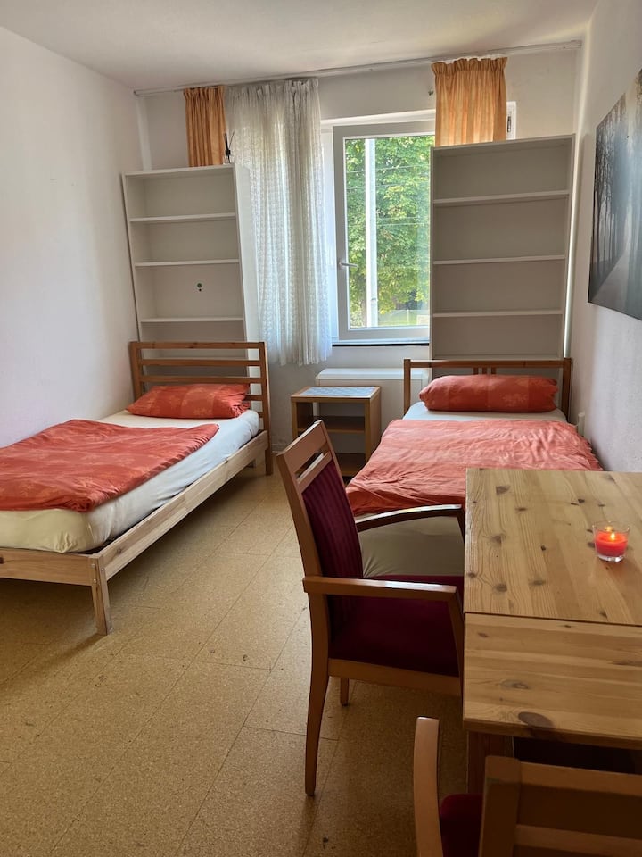 Zentrale Messe Wohnung - Laatzen
