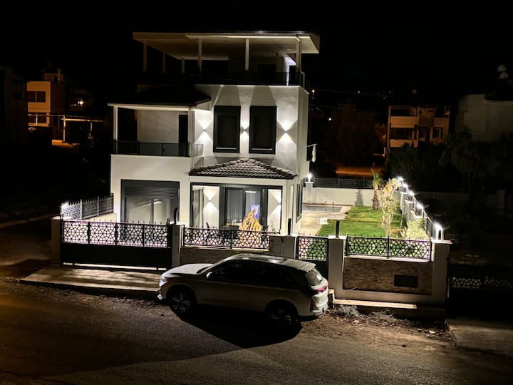 Müstakil Havuzlu Villa - Akbük