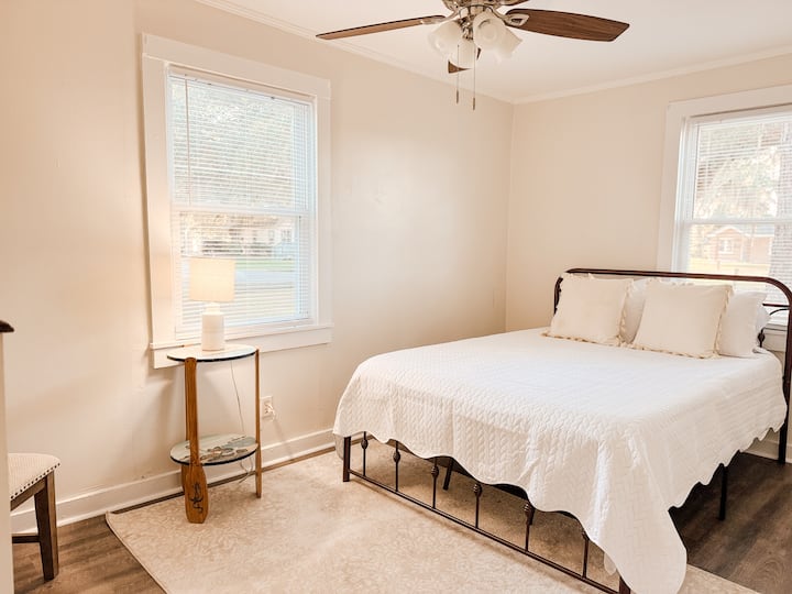 Golden Hollow | 10 Minutes To Parris Island! - 뷰퍼트