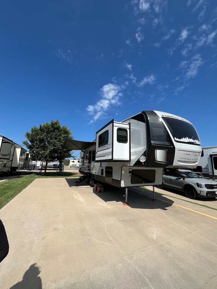 Luxury Home On Wheels —A&m Tailgate 2025 Edition - Bryan, TX