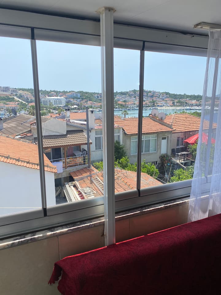 Temiz Hijyenik Merkezi Konumda - Çeşme