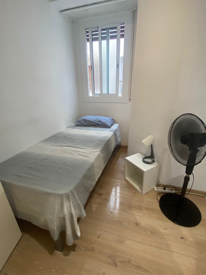 Habitación Individual En Barcelona - Barcelona