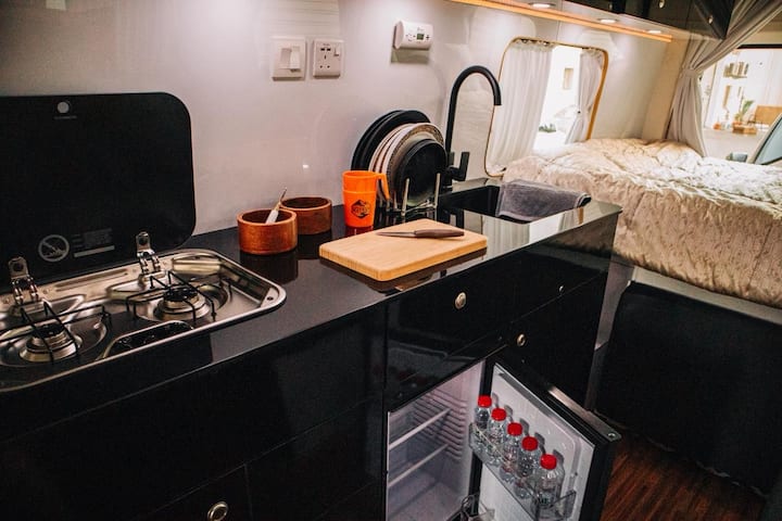 Cozyvanstay Retreat At 25acrfarm - 