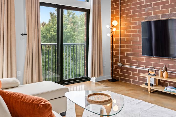Uptown Charlotte Condo | Skyline Views, Sleeps 3 - South End - Charlotte