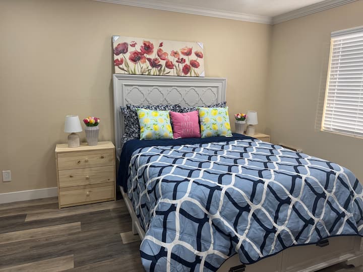 888 Pleasanton Apartment Unique Charming - Pleasanton, CA