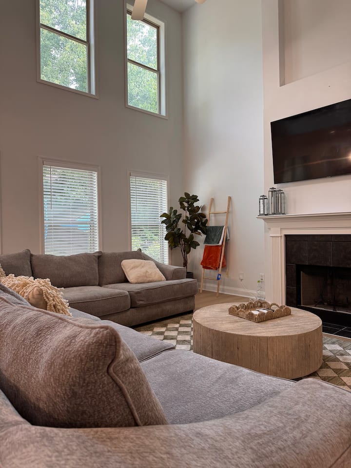 Peaceful | Location | Family-friendly | Suburb Gem - Suwanee, GA