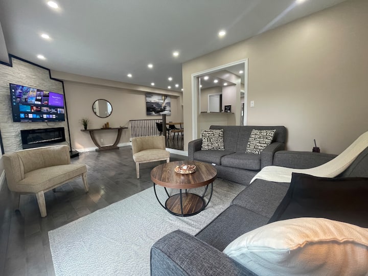 3 Brs Spacious Family Retreat | Home W/ Backyard - Mississauga