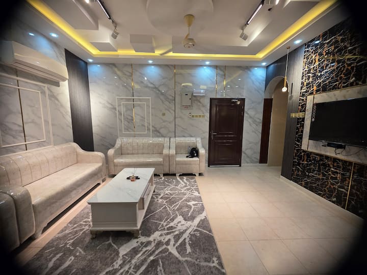 شقه مؤثثه فاخره للإيجار اليومي - Salalah